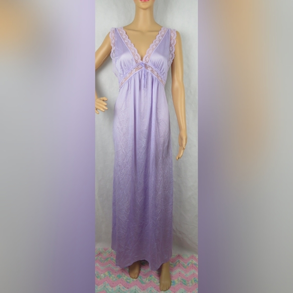 Elizabeth of New York | Intimates & Sleepwear | Vintage Purple ...